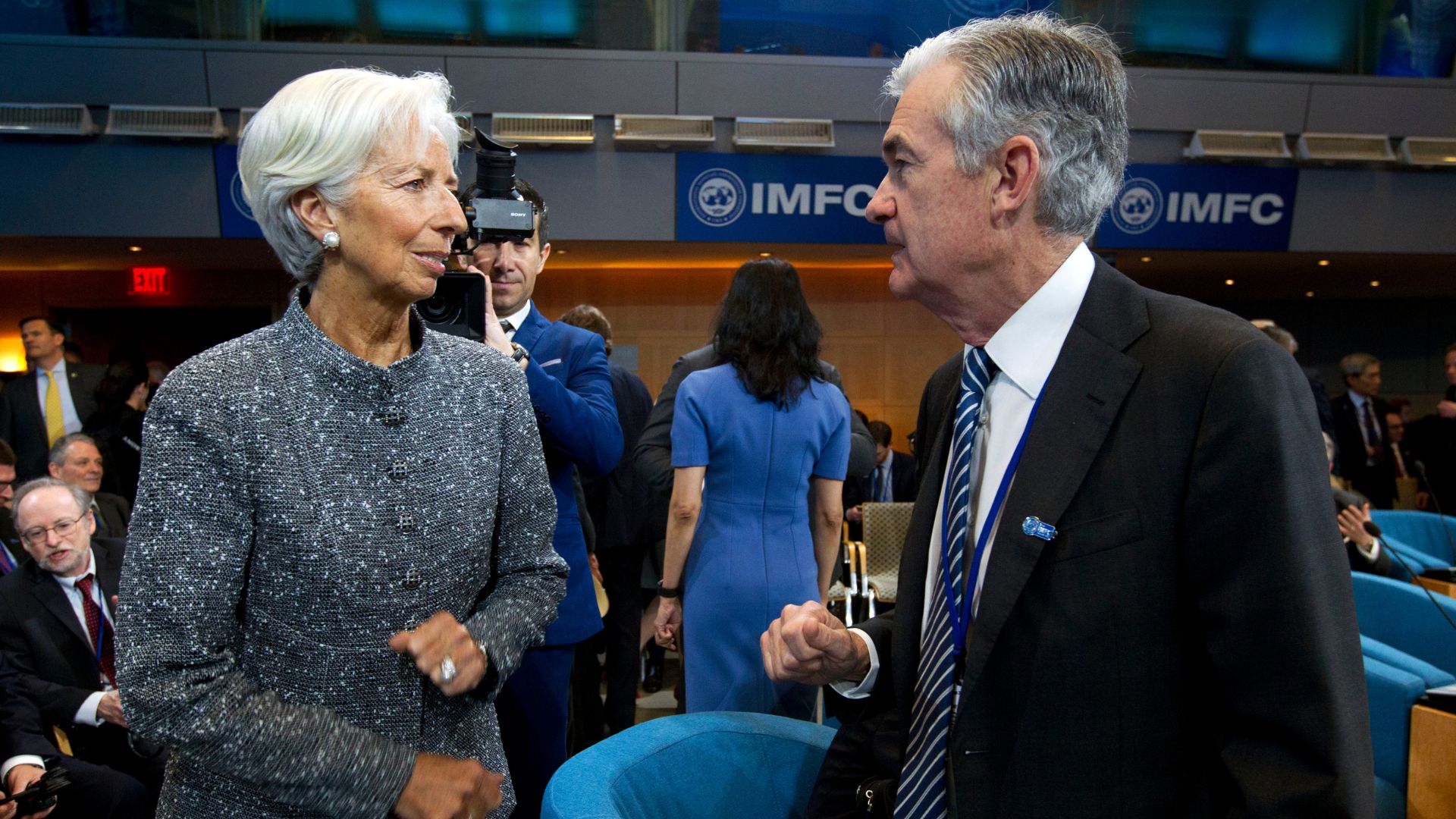Στηρίζει τον πρόεδρο της Fed η Κριστίν Λαγκάρντ μετά την επίθεση του ...