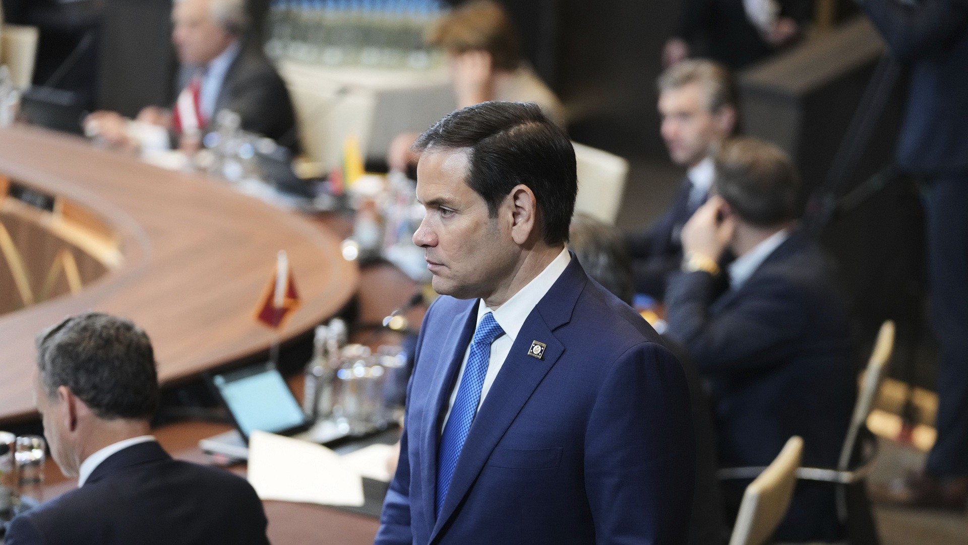 Ο Ρούμπιο ετοιμάζει περικοπές στο Στέιτ Ντιπάρτμεντ – Καταργεί ...