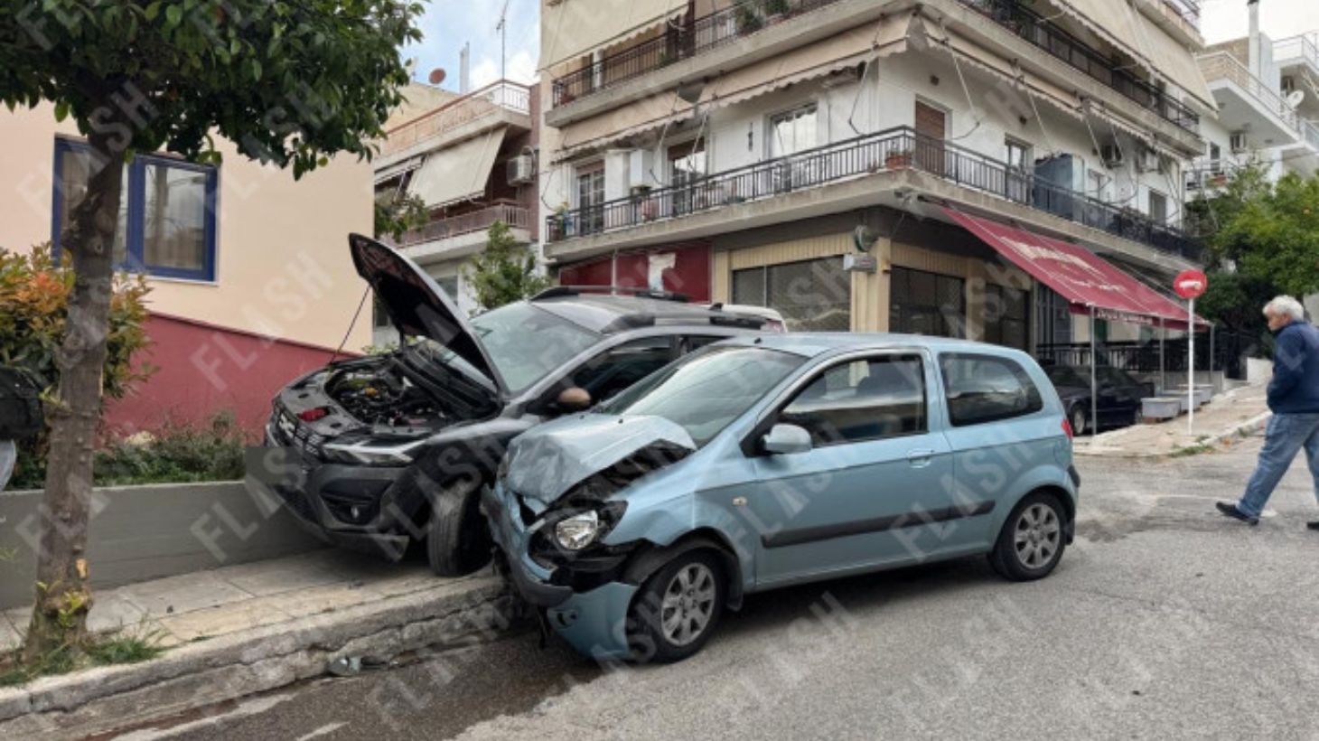 Τροχαίο έξω από παιδικό σταθμό στην Αγία Βαρβάρα (Photos) | topontiki.gr