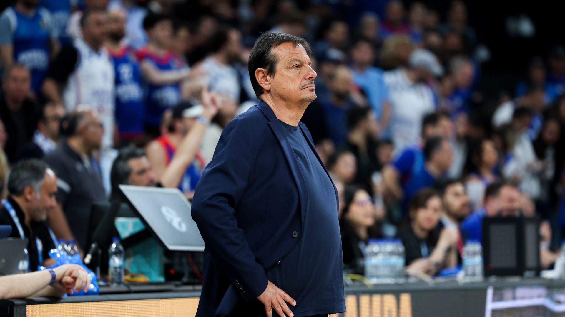 Αταμάν: Ο λόγος που εξοργίστηκε με τους οπαδούς της Εφές – Η αποχώρηση ...