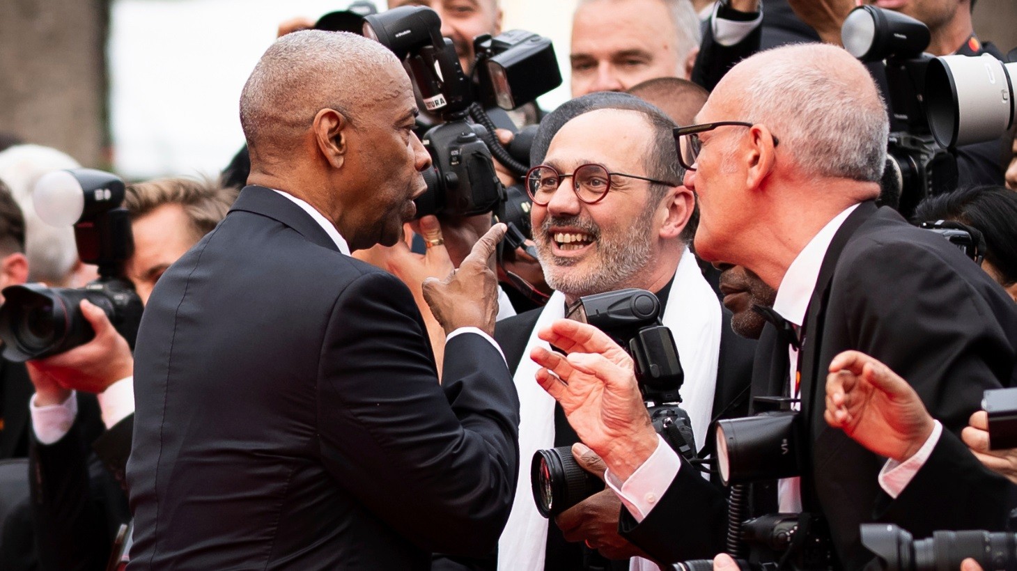 Έξαλλος ο Ντένζελ Ουάσινγκτον με φωτογράφο στις Κάννες – Τι προκάλεσε ...