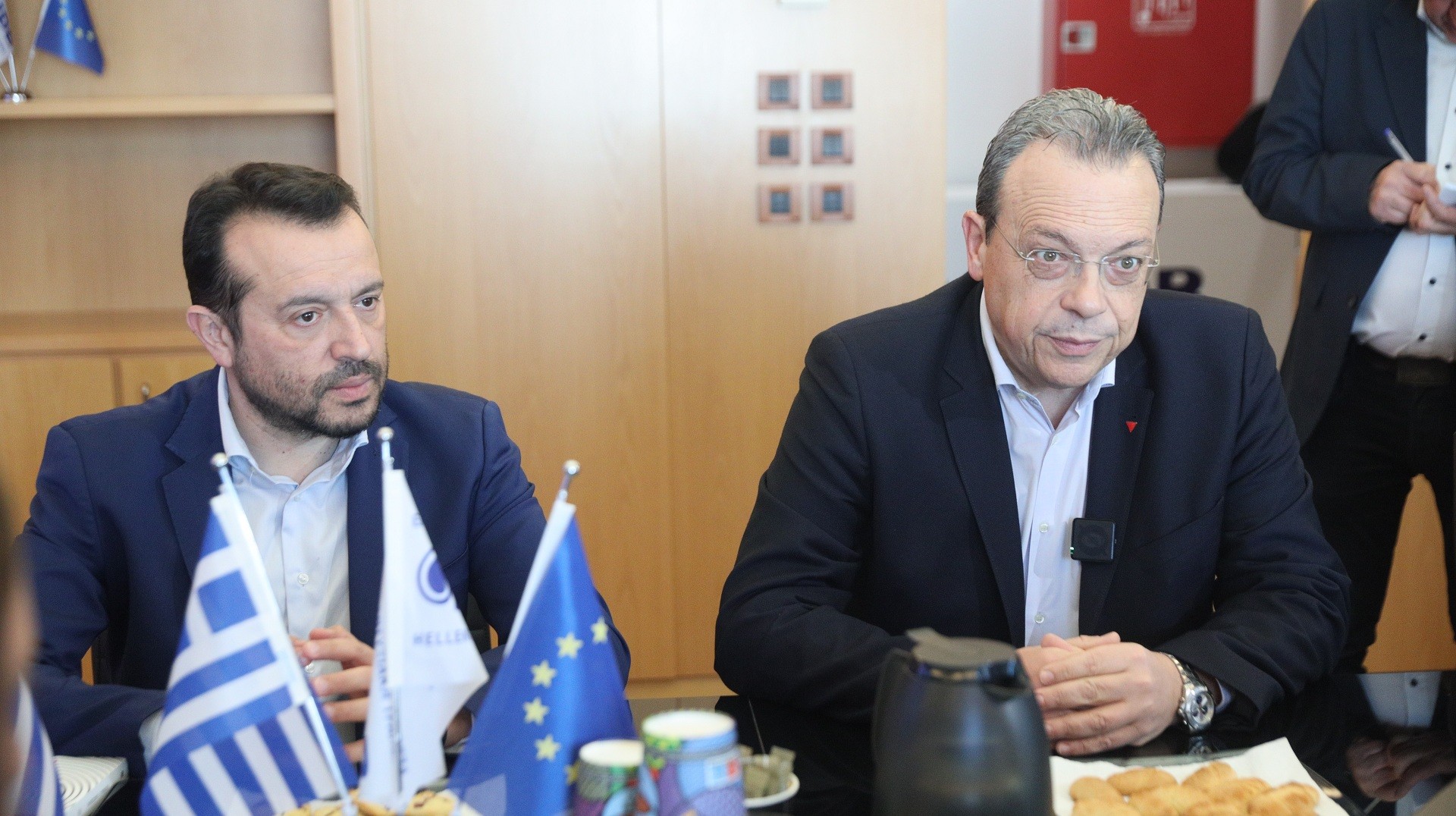 Ένταση μεταξύ Φάμελλου και Παππά στην Κεντρική Επιτροπή ΣΥΡΙΖΑ – Πέρασε ...