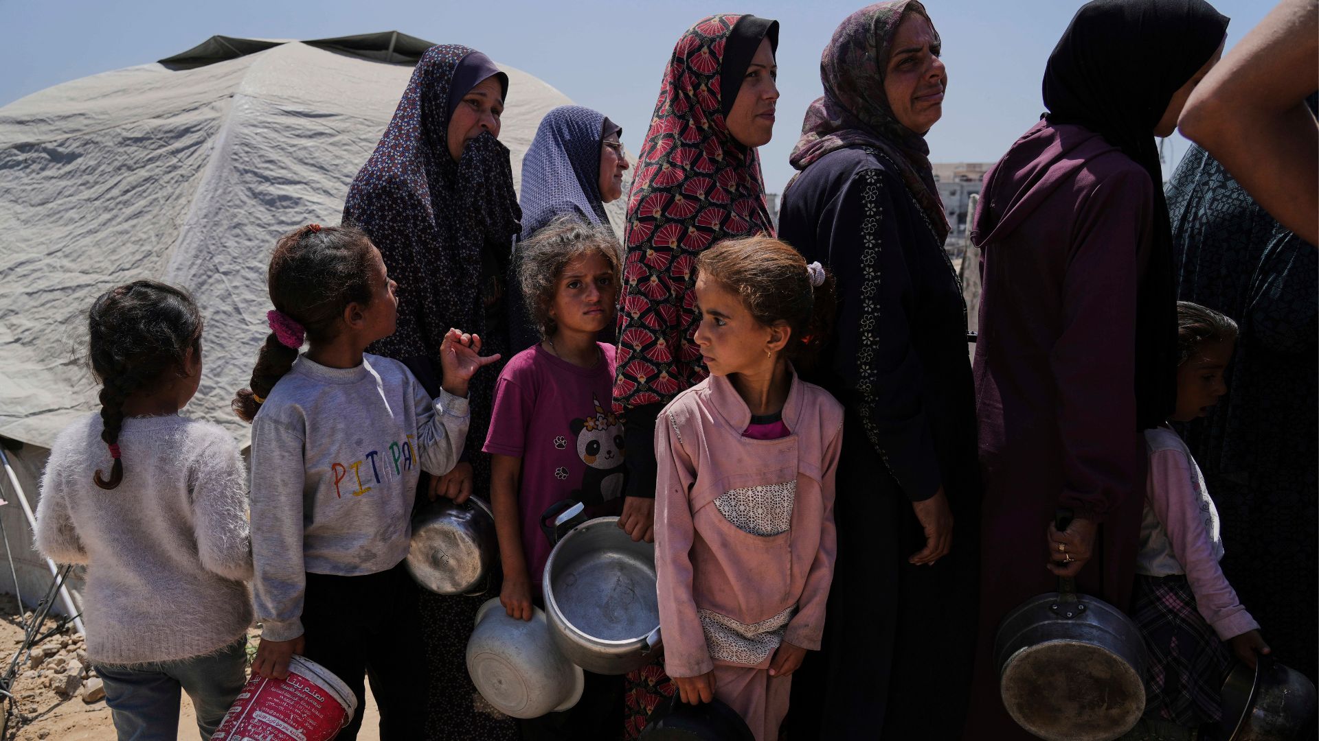 ΟΗΕ: Δεν περνούν στη Γάζα φορτηγά με ανθρωπιστική βοήθεια λόγω των ...