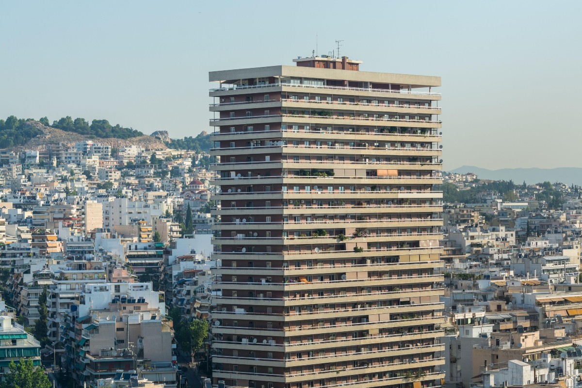 Αμπελόκηποι: Βουτιά θανάτου 25χρονου από τον 24ο όροφο του Πύργου στη ...