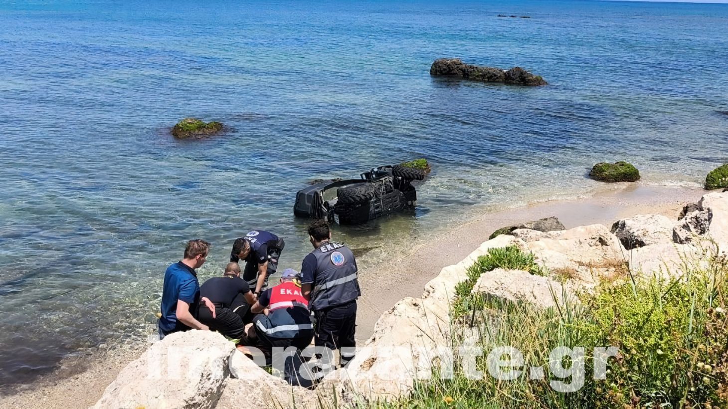 Ζάκυνθος: Τροχαίο με γουρούνα που έπεσε στη θάλασσα – Δύο ελαφρά ...
