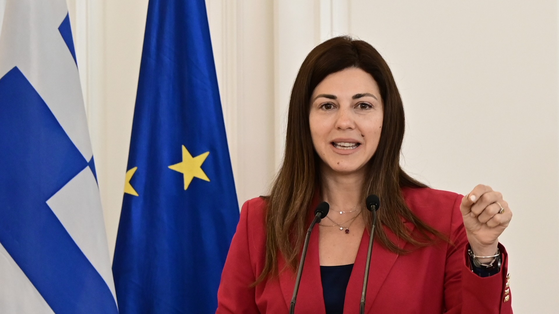 Νέο «χτύπημα» βουλευτών της ΝΔ: Ερώτηση στη Ζαχαράκη για τους μαθητές ...