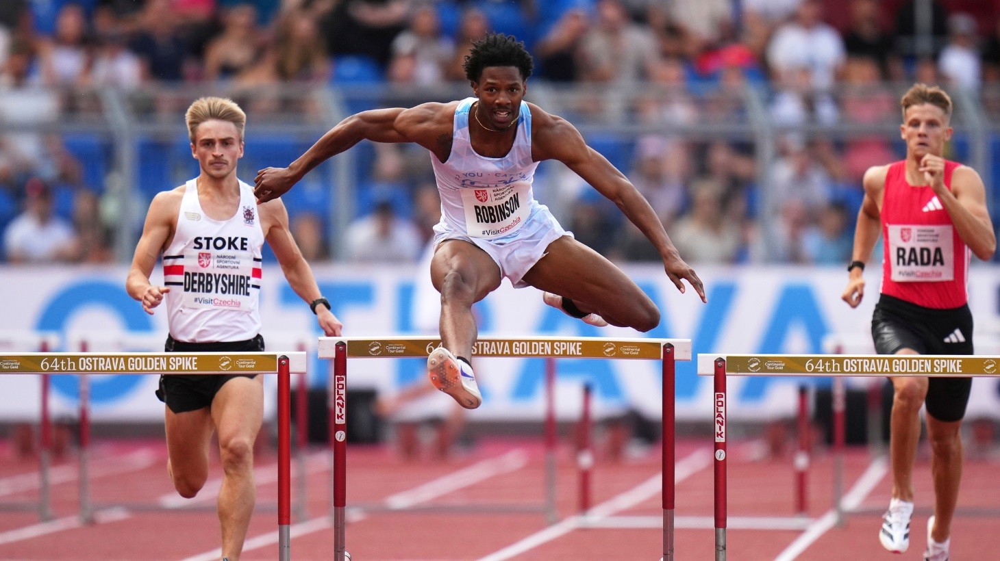 Ο Κρις Ρόμπινσον νικητής στα 400μ. με εμπόδια στην Οστράβα, παρά το ...