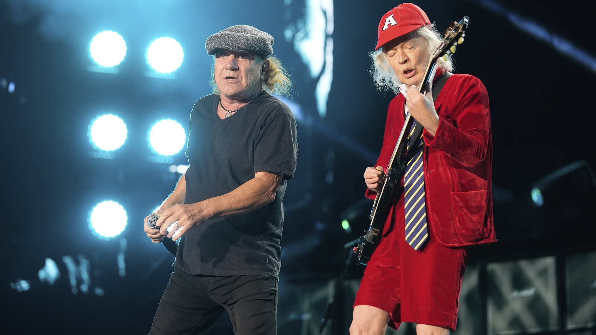AC/DC: Το θρυλικό συγκρότημα επιστρέφει μετά από μία δεκαετία στην ...