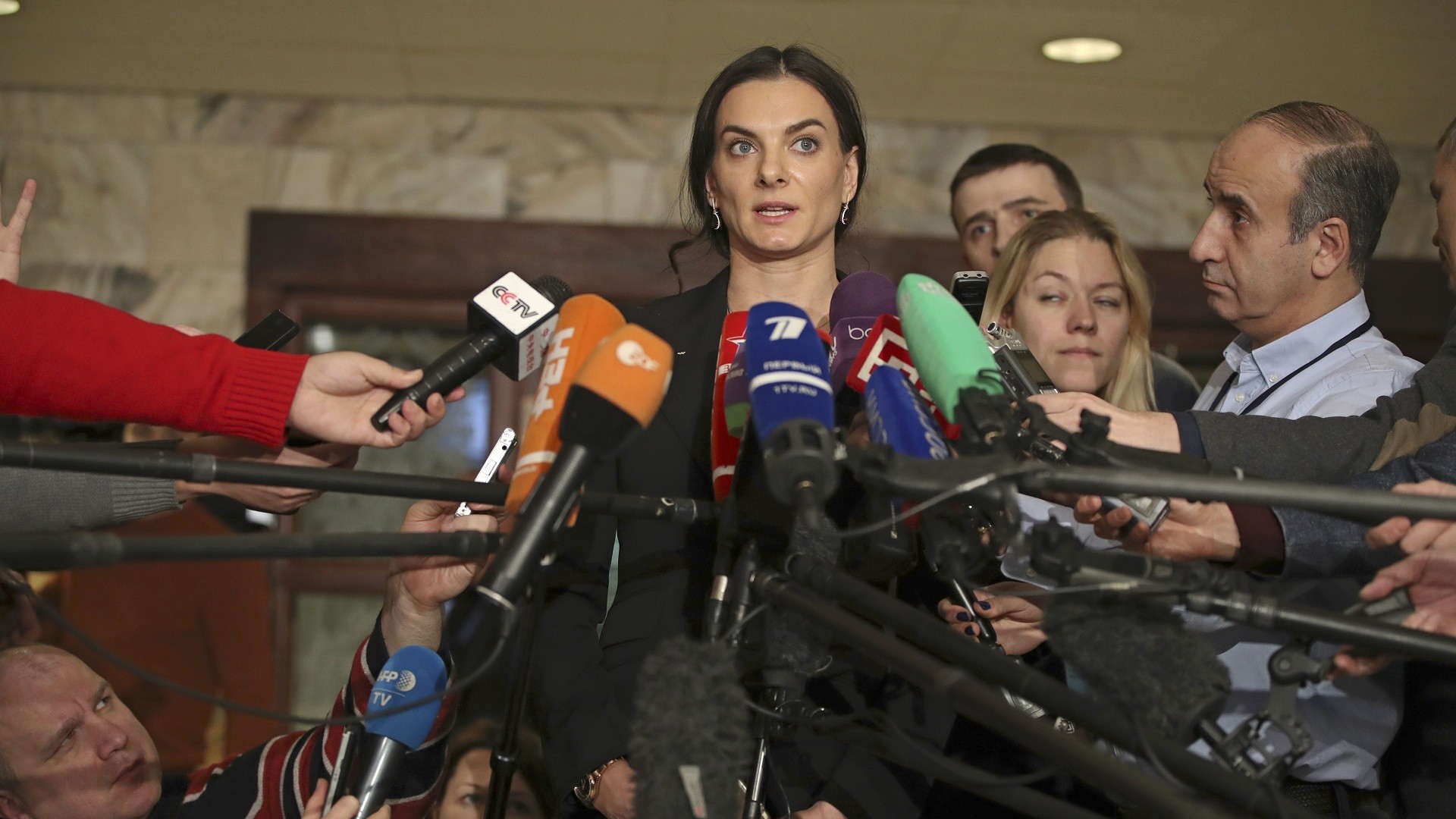 Νομικοί μπελάδες για την Γελένα Ισινμπάγεβα: Μπλοκάρισμα λογαριασμών ...