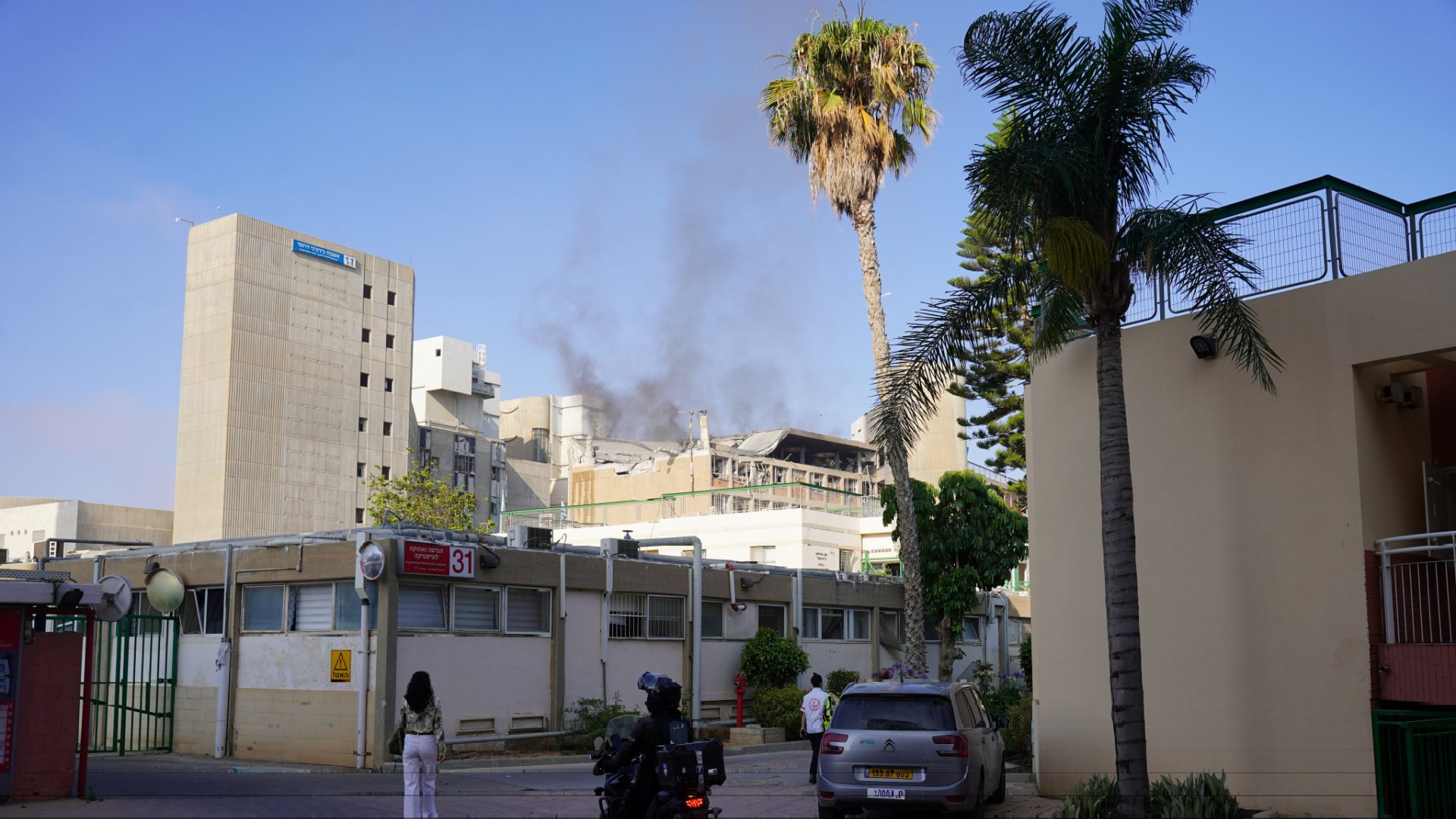 Κρίση στη Μέση Ανατολή: «Βροχή» ιρανικών πυραύλων έπληξε το Ισραήλ ...