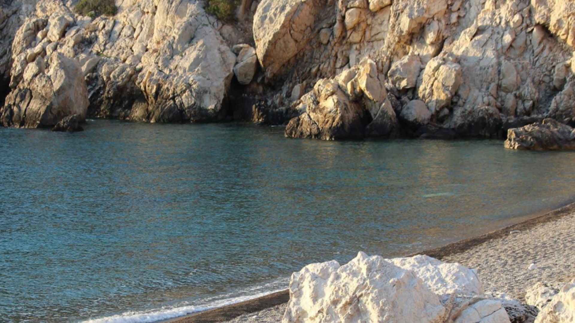 Παλαιό Φάληρο: Συνεχίζεται το θρίλερ με 2χρονο κοριτσάκι που ...