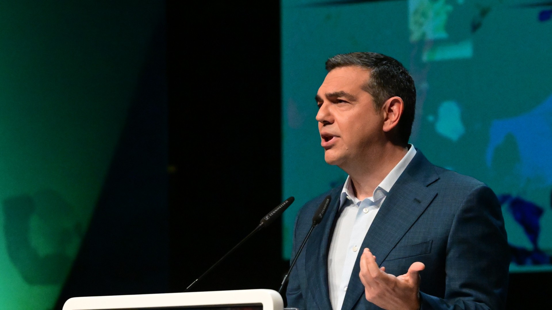 Αλέξης Τσίπρας: Σαν έτοιμος από καιρό για επιστροφή στο ρινγκ με τον ...