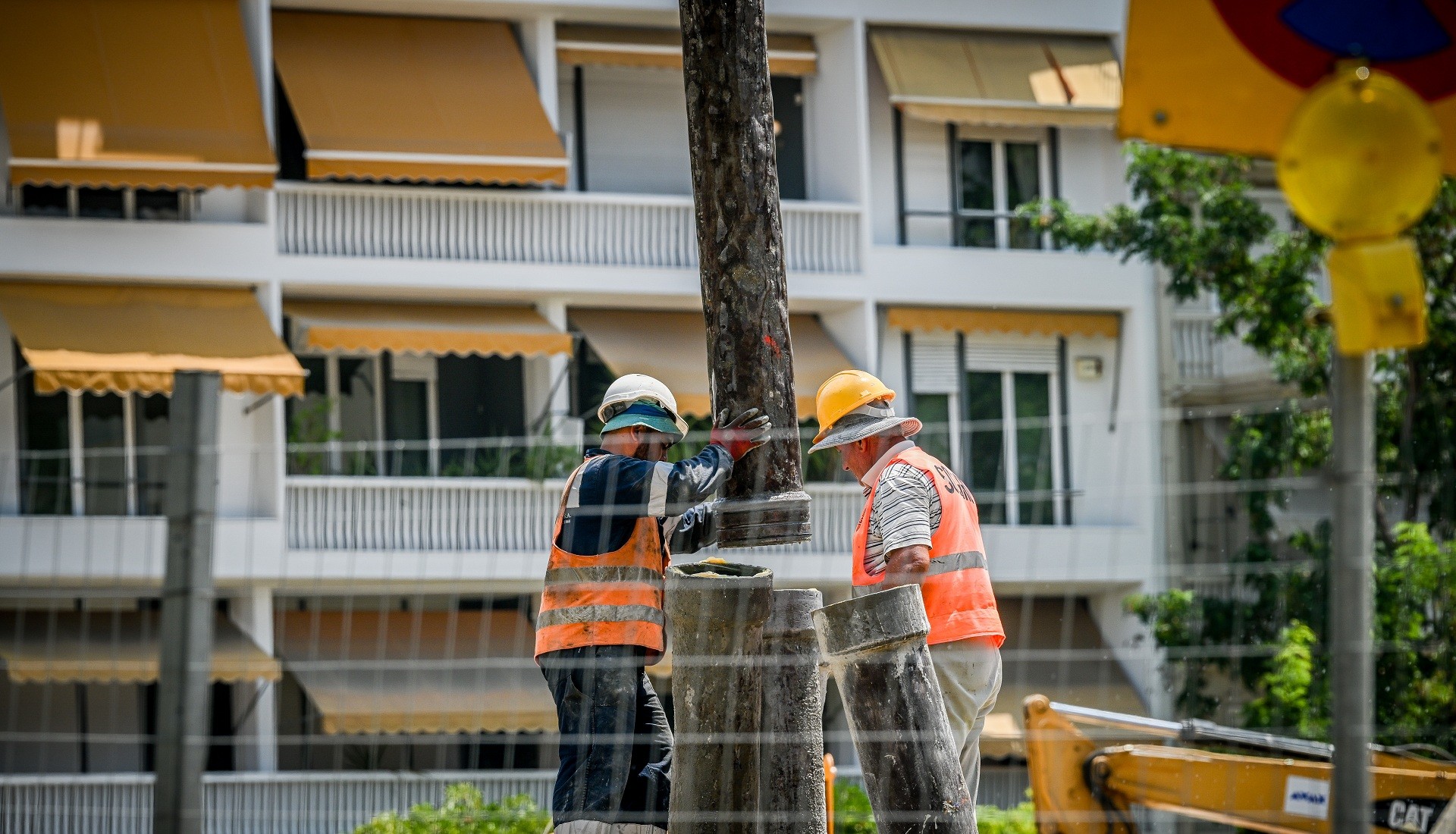 Τα μέτρα για τους εργαζόμενους λόγω καύσωνα: Παύση εξωτερικών εργασιών ...