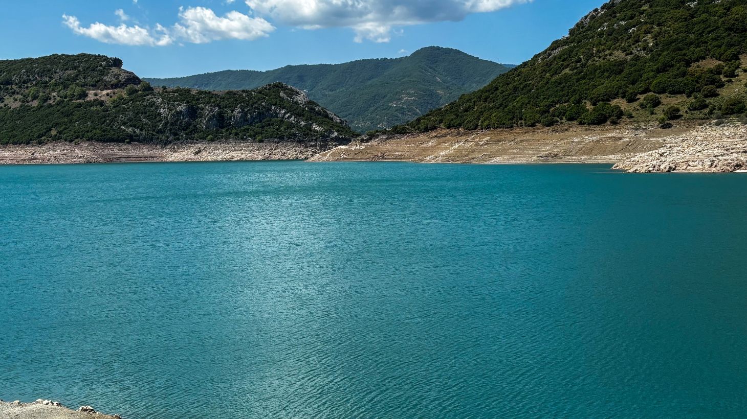 «Καμπανάκι» για τα αποθέματα νερού: Υπό πίεση η Αττική – Μείον 200 εκατ ...