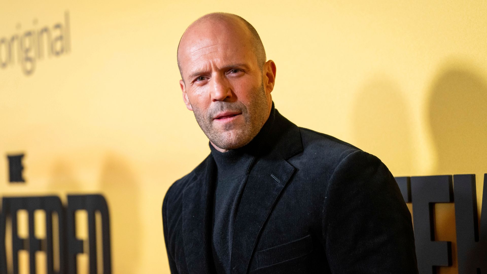 Στην Αντίπαρο ο Jason Statham (photo) | topontiki.gr
