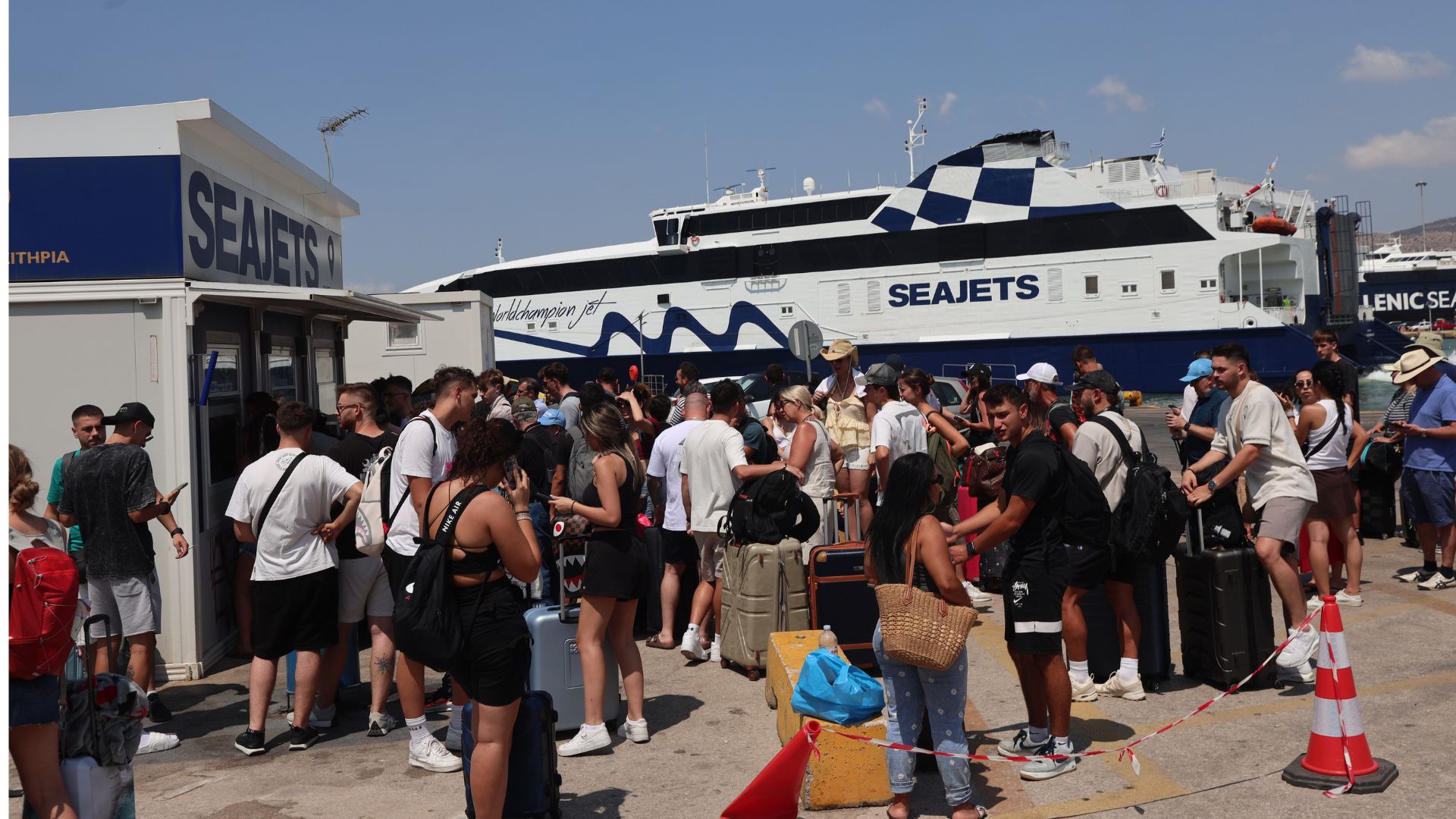 Σε ισχύ το απαγορευτικό απόπλου – Οι αλλαγές και οι ακυρώσεις ...
