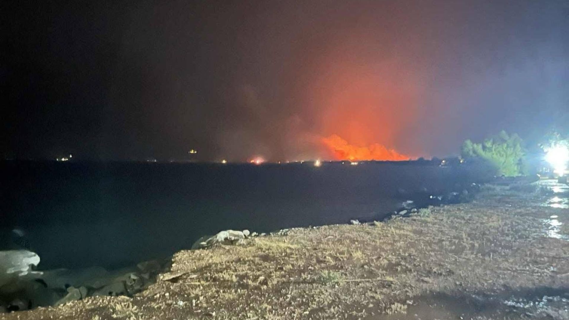 Φωτιά στη Θάσο: Καλύτερη η εικόνα από τα 4 πύρινα μέτωπα – Ολονύχτια ...
