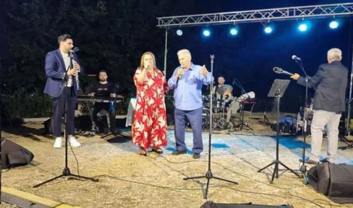 Ο Παναγιώτης Ψωμιάδης «έκλεψε» τις εντυπώσεις σε… πανηγύρι με την Έφη ...