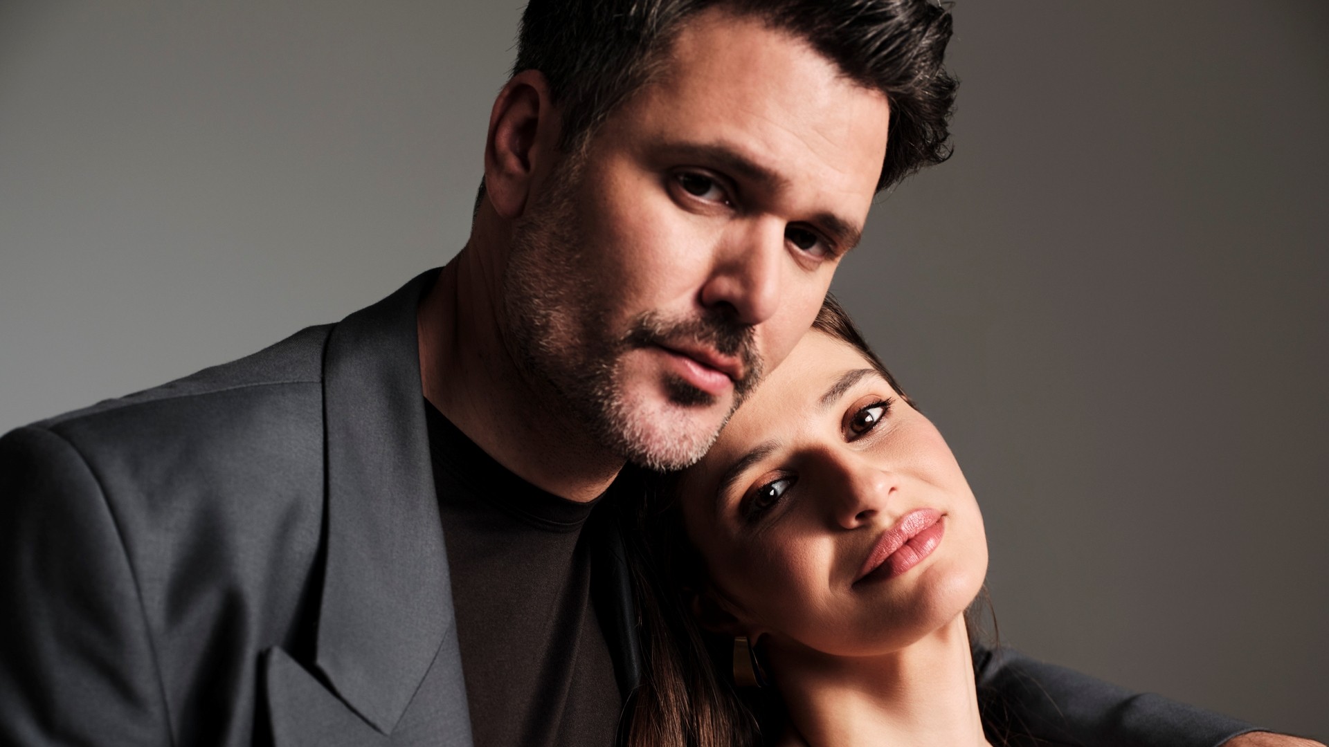 MEGA: Νέα «αιχμή δόρατος» στη μάχη τηλεθέασης η κωμική σειρά «HOTΕΛ ΕΛVIRA» – Οι… καραμπόλες που ...