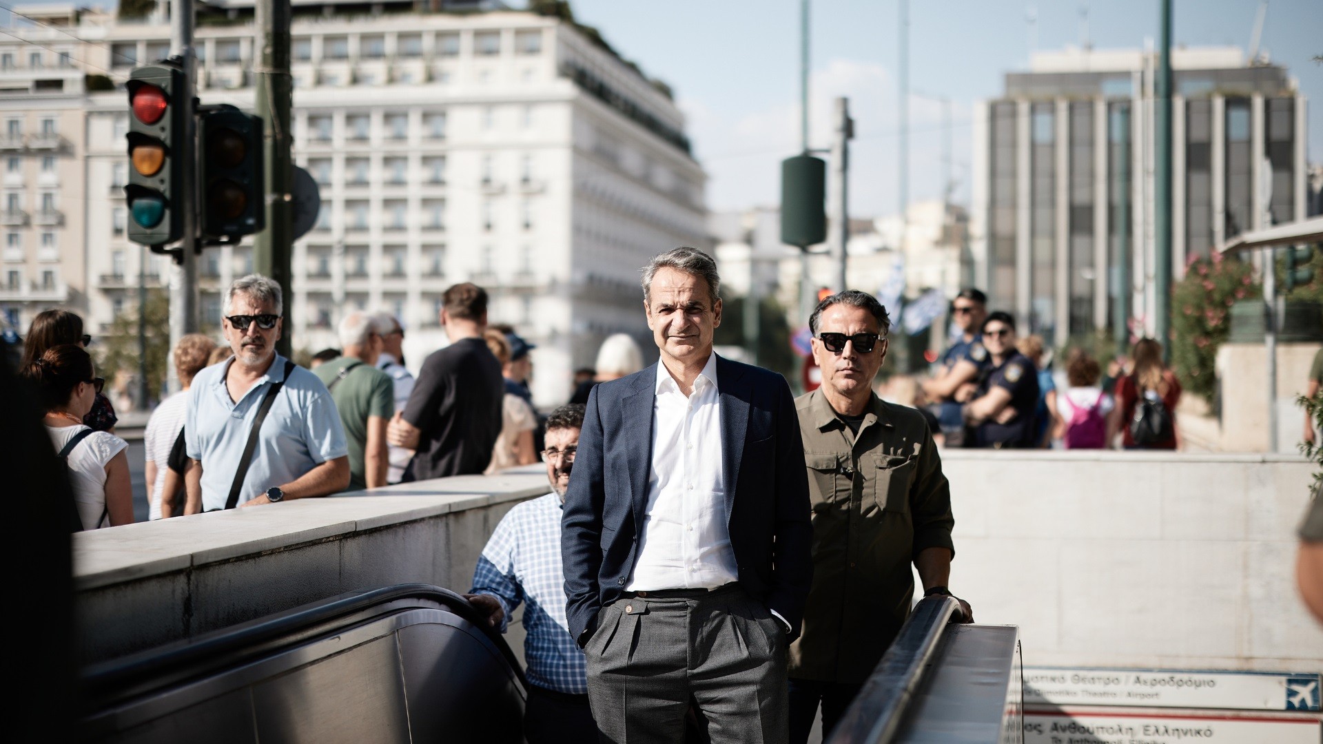 Τον σταθμό του Μετρό στο Σύνταγμα επισκέφθηκε ο πρωθυπουργός εν όψει ...