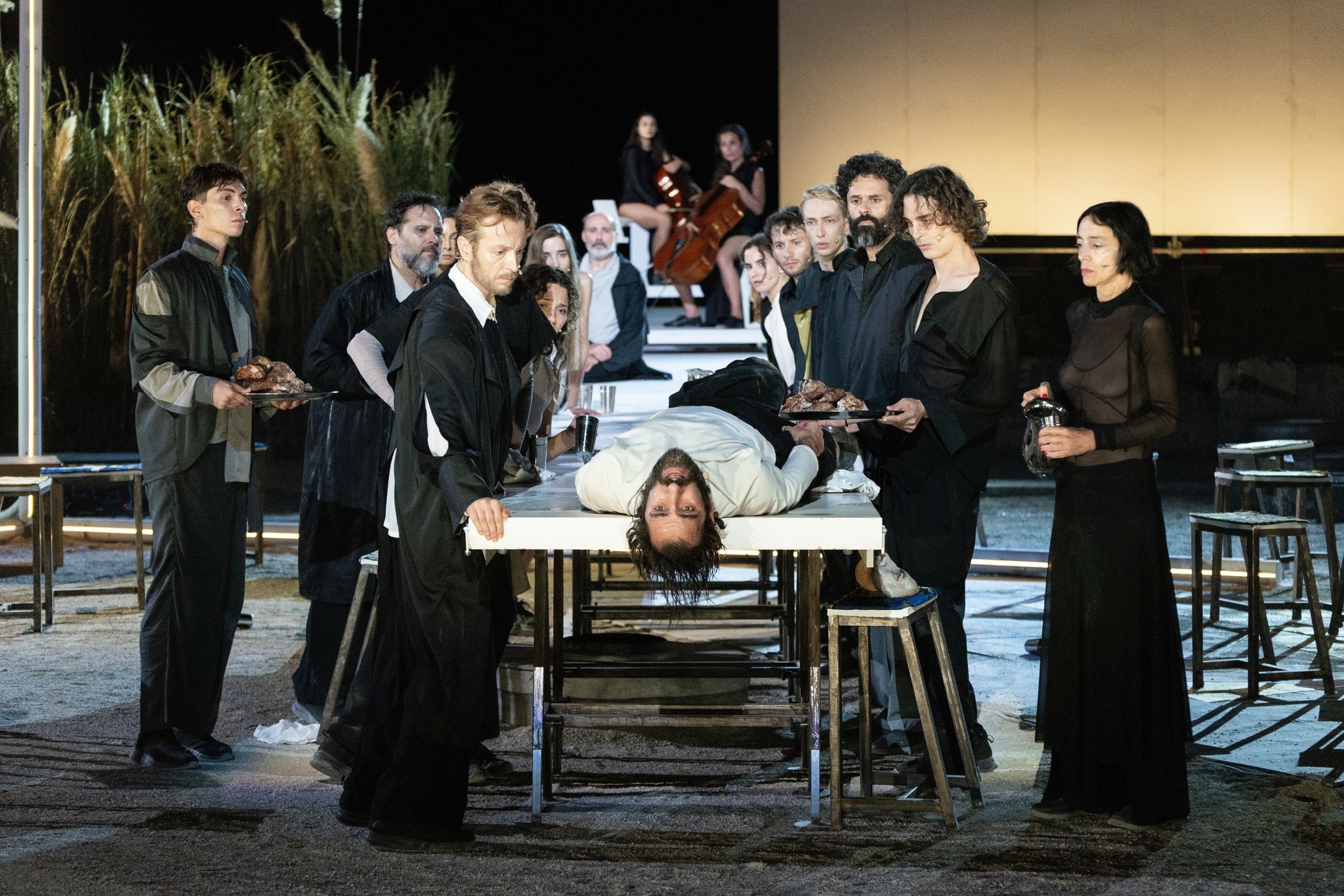 ΚΘΒΕ-ΘΟΚ: «ζ-η-θ, ο Ξένος» σε σκηνοθεσία Μιχαήλ Μαρμαρινού στο Δημοτικό ...