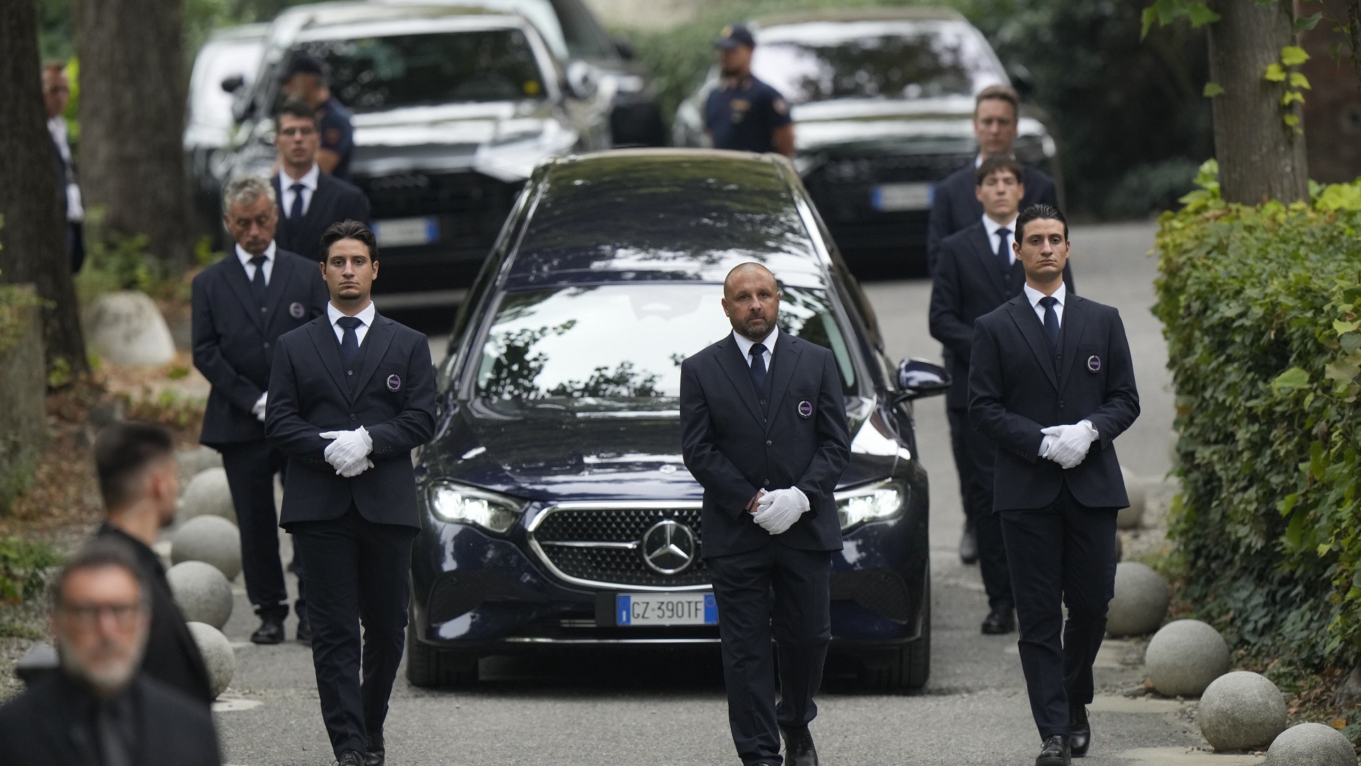 Giorgio Armani: Σε στενό οικογενειακό κύκλο έγινε η κηδεία του ιταλού ...