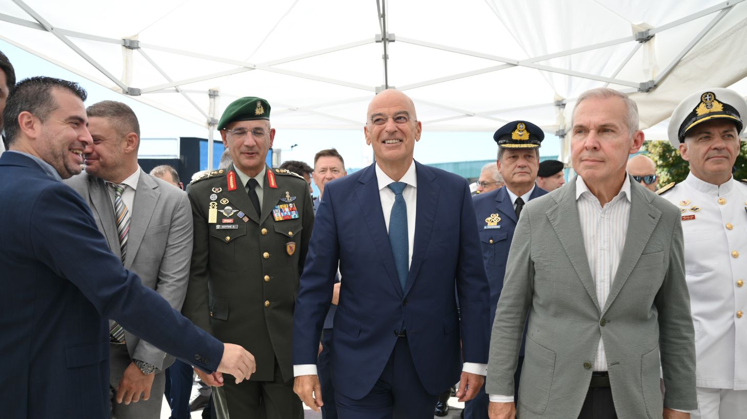 «Παρέλαση» από το περίπτερο του υπουργείου Άμυνας στη ΔΕΘ | topontiki.gr