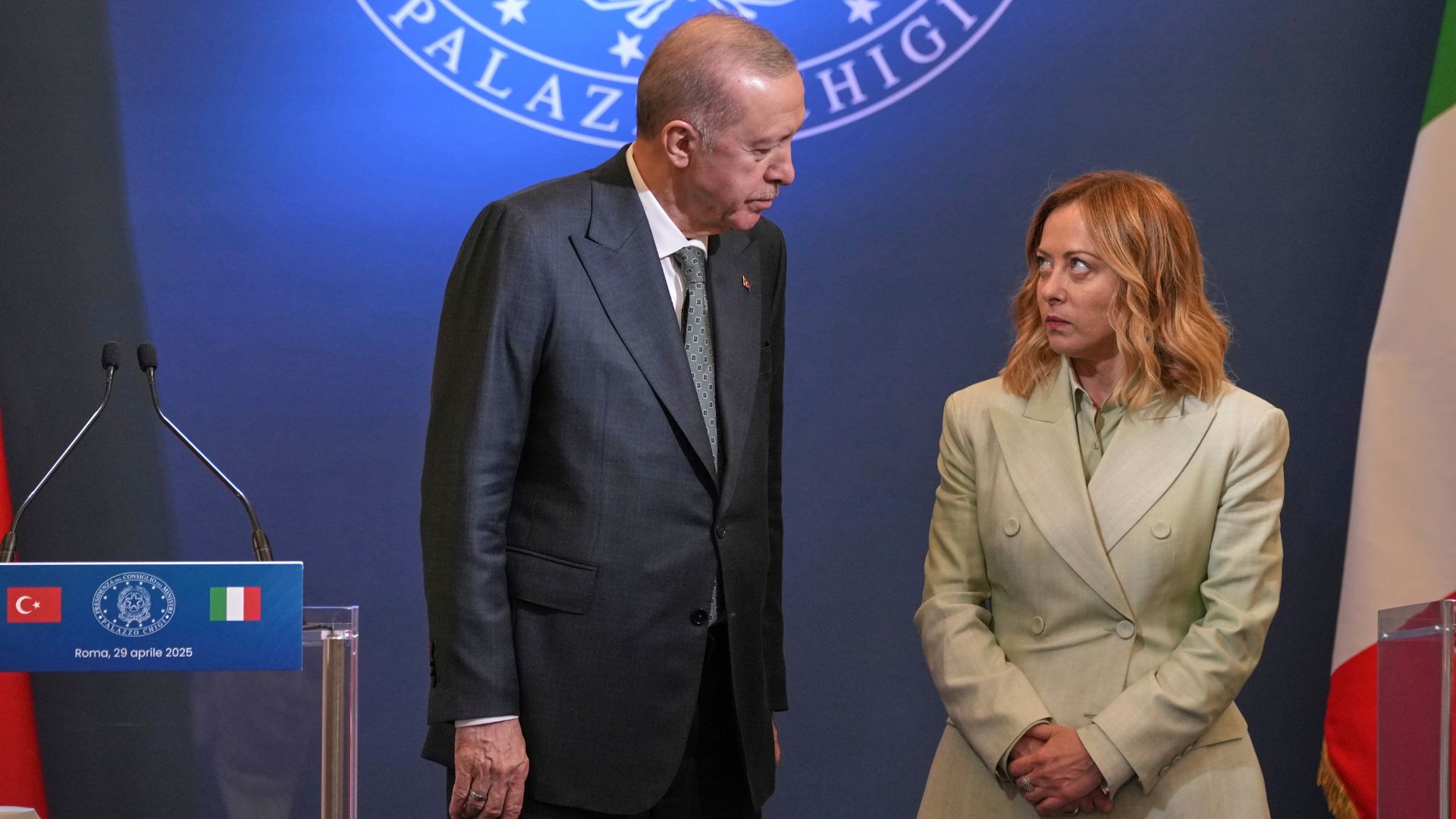 Νέα Υόρκη: Αναβλήθηκε το ραντεβού του Ερντογάν (και) με τη Μελόνι ...