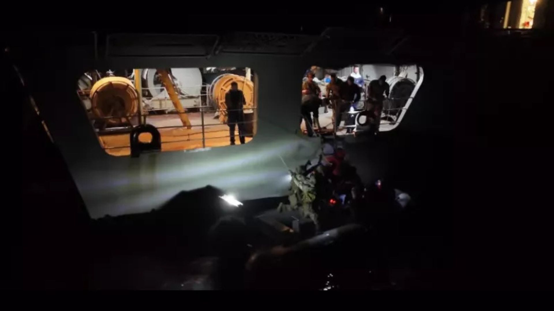 Φρεγάτα «ΣΠΕΤΣΑΙ»: Βίντεο ντοκουμέντο από τη διάσωση του πληρώματος του ...