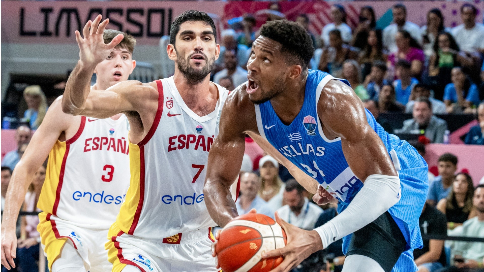 Eurobasket 2025: Η Ελλάδα πήρε το θρίλερ με την Ισπανία με 90-86 και ...