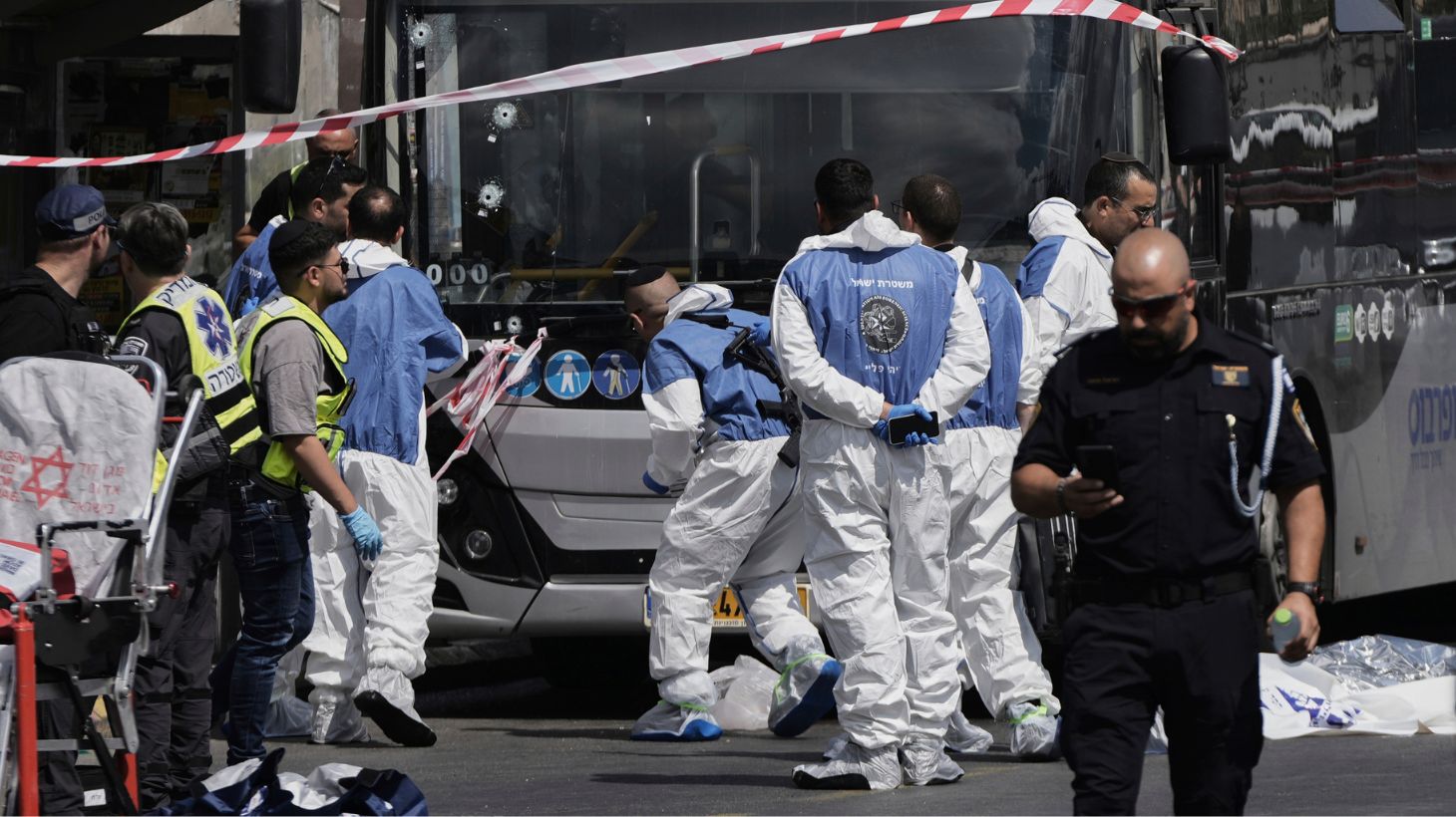 Ένοπλη επίθεση σε σταθμό λεωφορείων στην Ιερουσαλήμ – Έξι νεκροί και ...