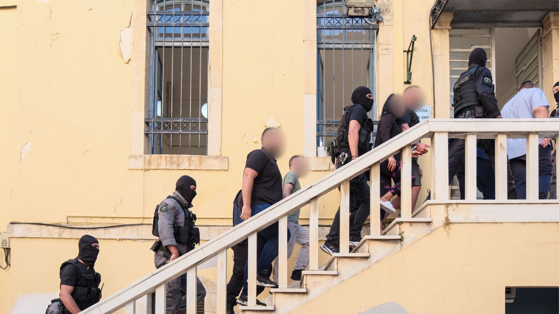 Μαφία της Κρήτης: Πέντε άτομα προφυλακίστηκαν, τρία αφέθηκαν ελεύθερα ...
