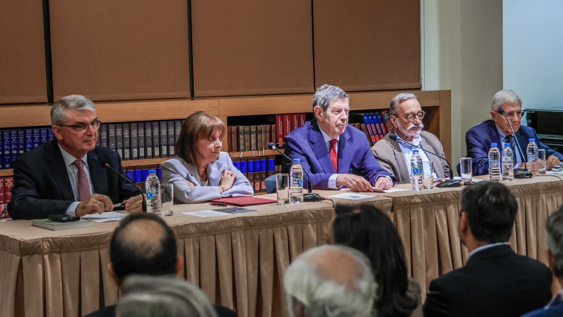 Σακελλαροπούλου στην παρουσίαση του βιβλίου του Γιαννίτση: Η δικαιοσύνη ...