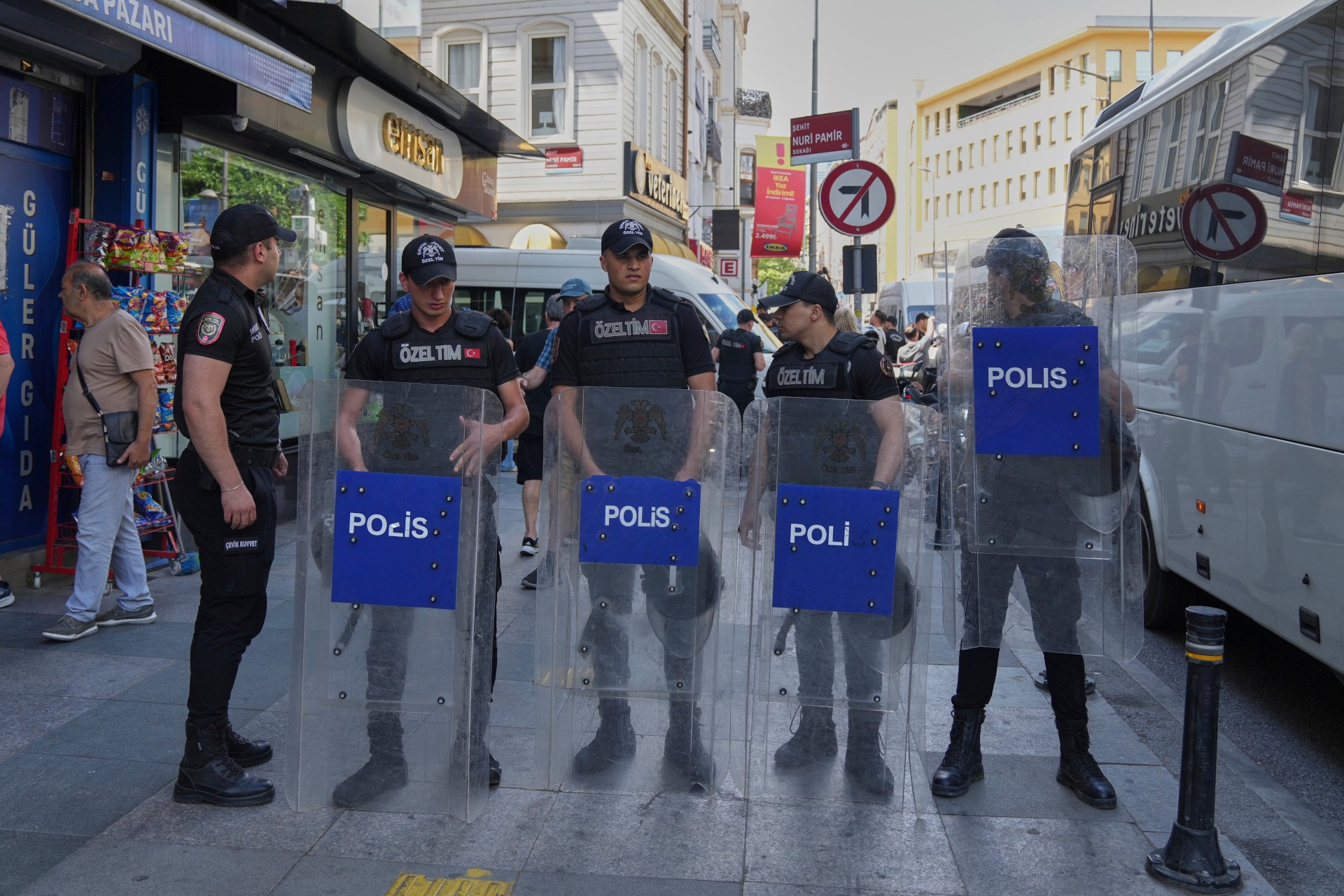 Τουρκία: Δύο αστυνομικοί νεκροί μετά από επίθεση σε αστυνομικό τμήμα ...