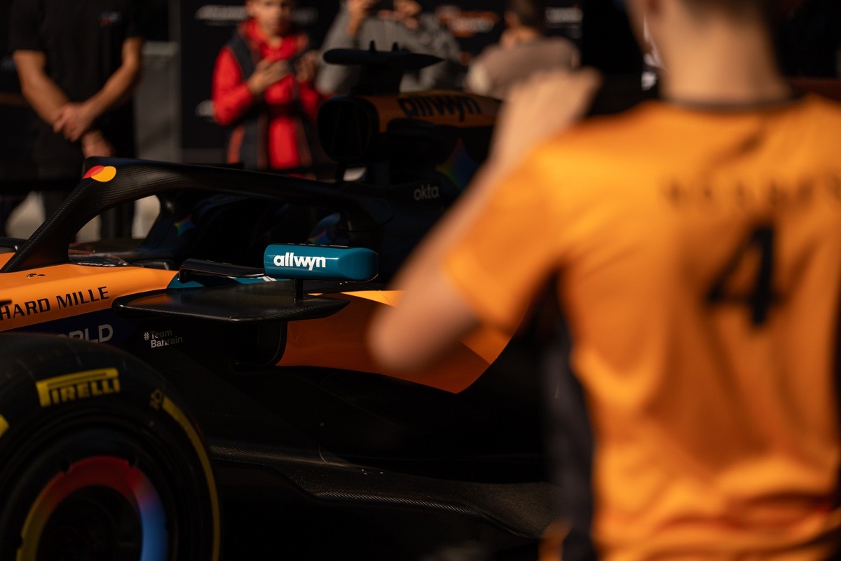 Πανηγυρίζουν οι φίλοι της McLaren F1 Team σε όλο τον πλανήτη – Από το ...