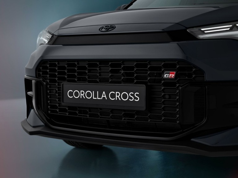 Το νέο Toyota Corolla Cross ήρθε στην Ελλάδα: Εκδόσεις, τιμές και ...