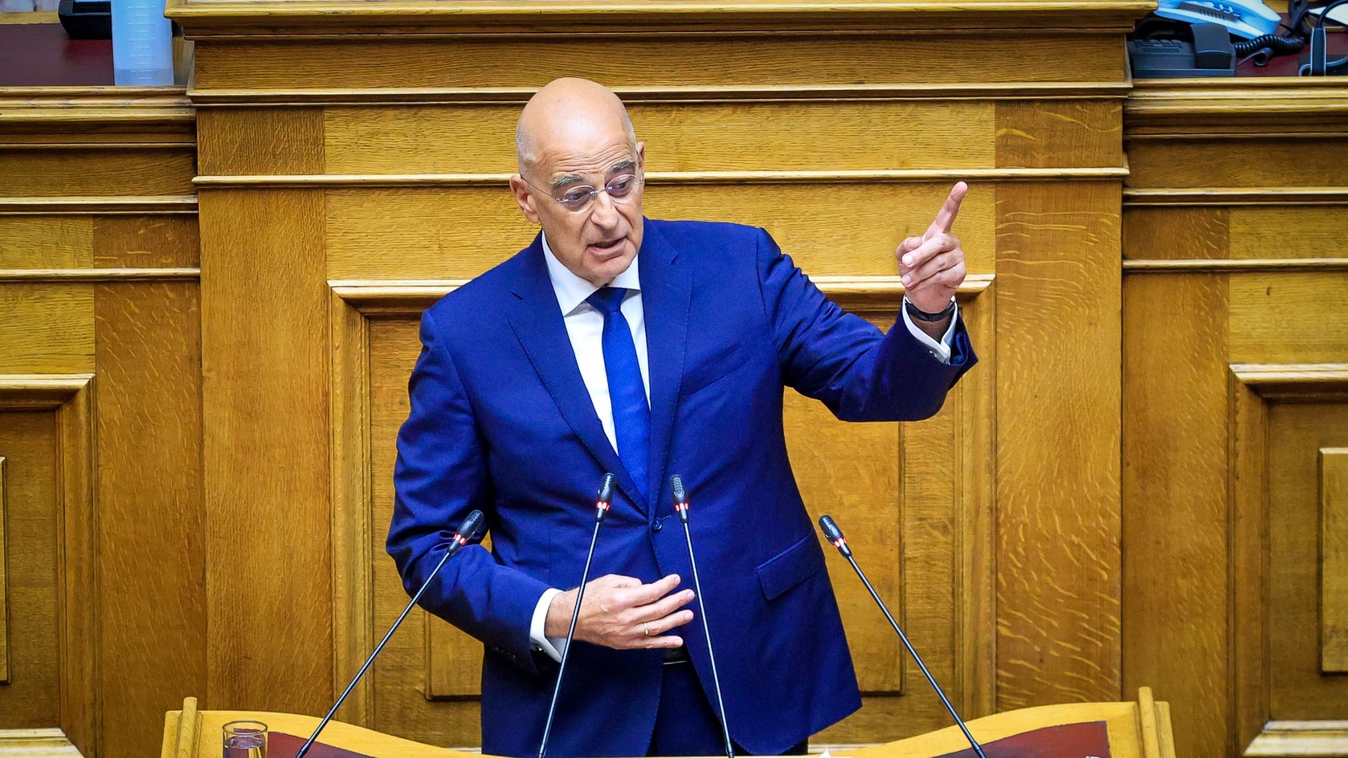 «Βόμβα» Δένδια υπέρ Ρούτσι: «Δεν διανοούμαι, πώς μπορεί να απαγορευτεί ...
