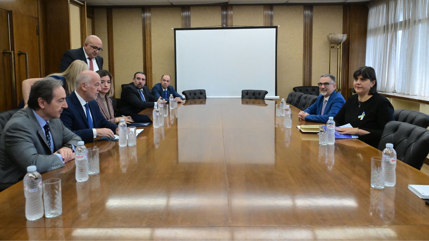 Στο υπουργείο Δικαιοσύνης η Λάουρα Κοβέσι – Συναντάται με τον Γιώργο ...