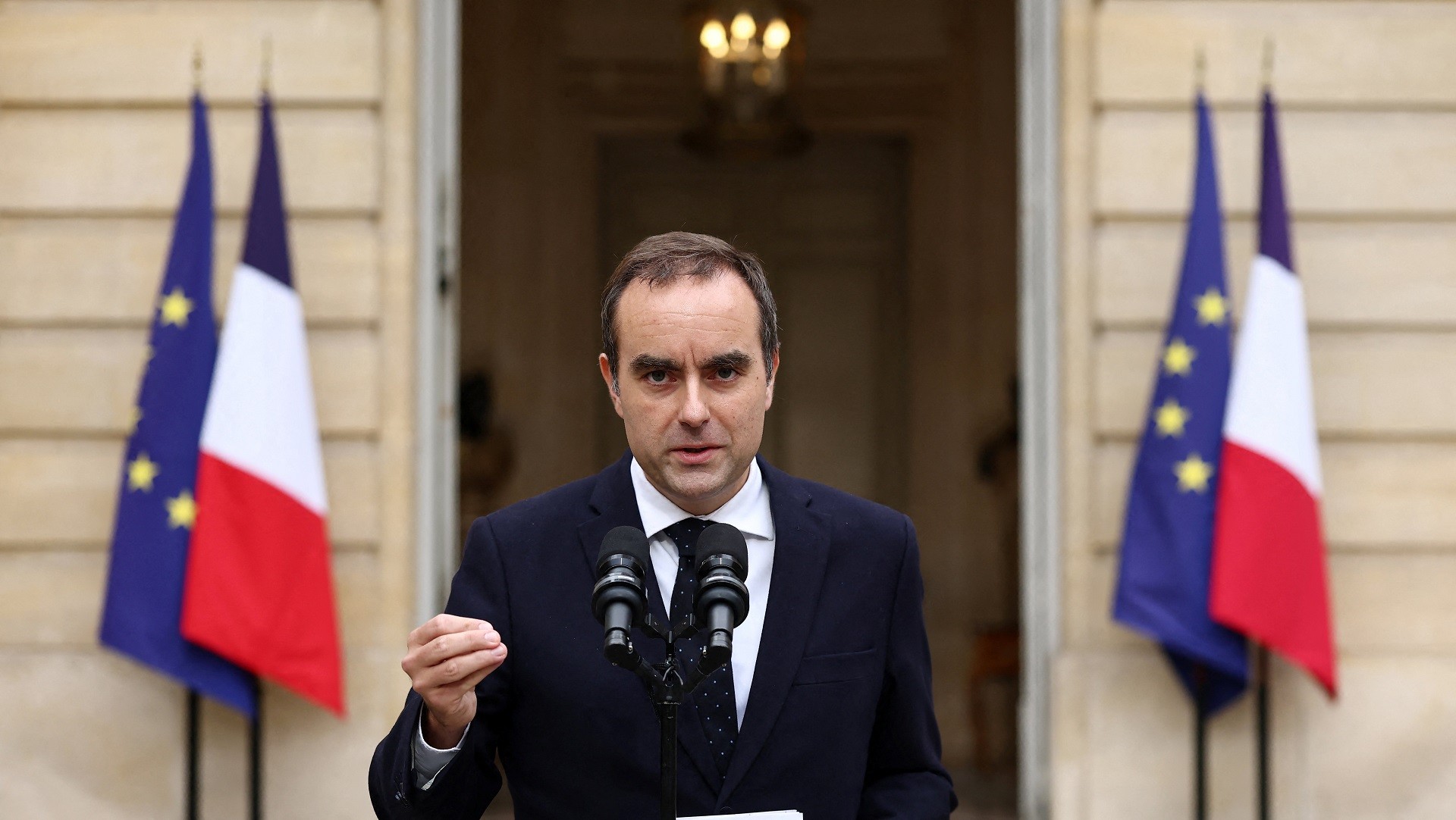 Ο Λεκορνί εξήγησε γιατί οδηγήθηκε σε παραίτηση – Η αντιπολίτευση ζητά ...