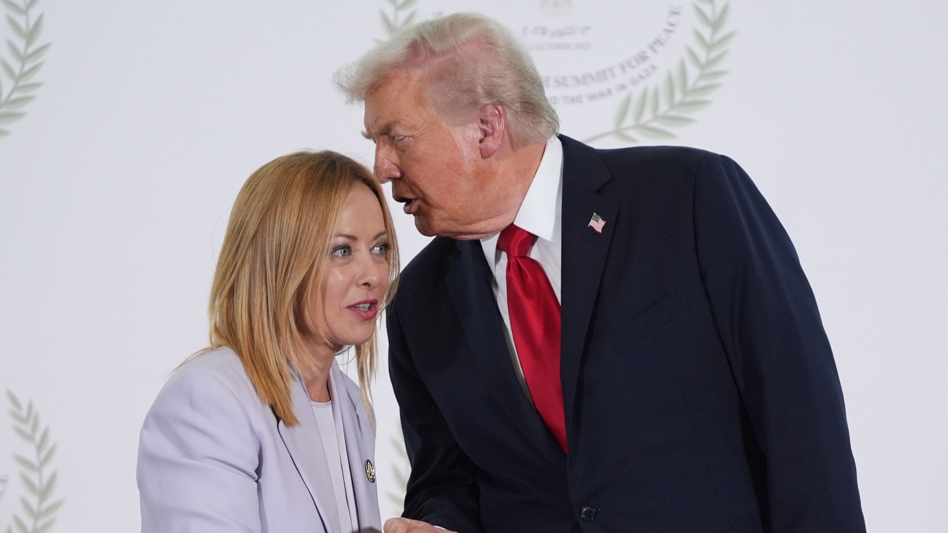 «Ασυγκράτητος» ο Τραμπ για τη Μελόνι: Είναι όμορφη και έμπνευση για ...