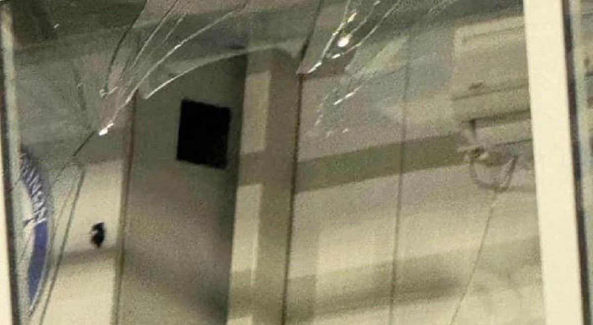 ΑΕΚ: O Ηλιόπουλος έσπασε το τζάμι του μπουθ στους πανηγυρισμούς για το ...