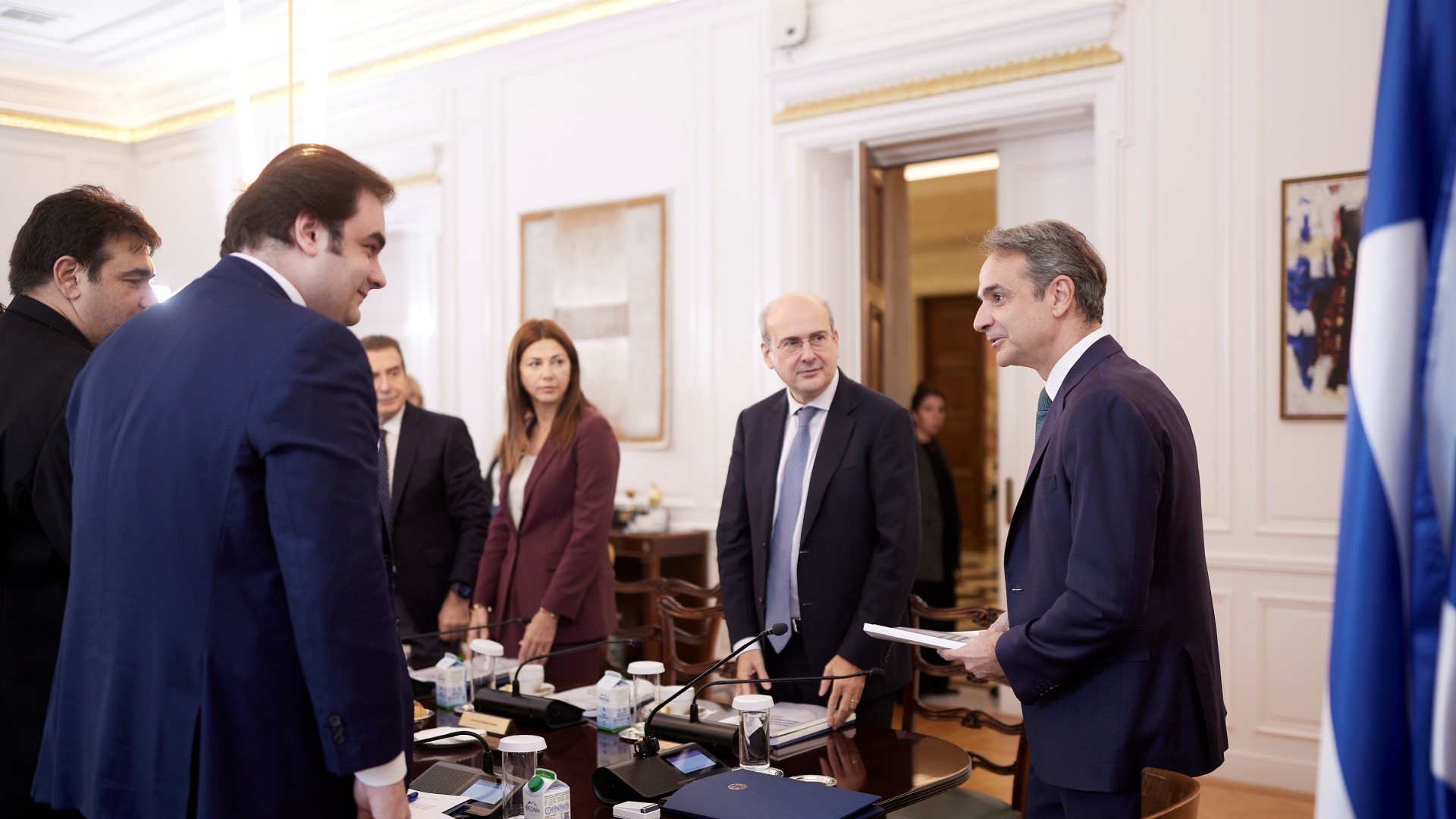 «Γκάζια» Μητσοτάκη σε υπουργούς: Πρώτα κατανοούμε το πρόβλημα και μετά ...