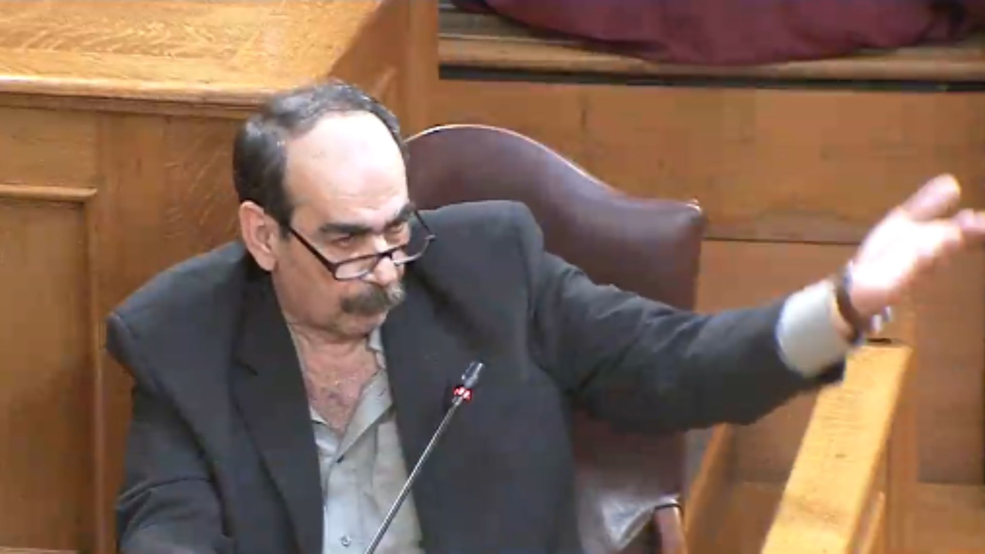Εξεταστική ΟΠΕΚΕΠΕ: Τον χαβά του ο «Φραπές», απαντά επιλεκτικά σε ...