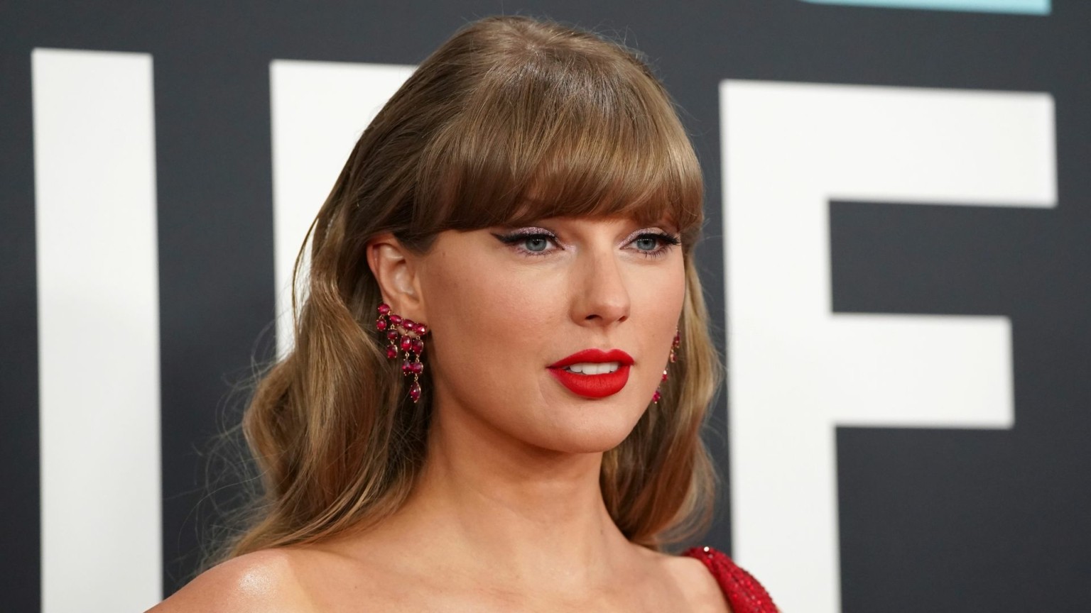 Η γενναιόδωρη Taylor Swift, το χριστουγεννιάτικο φιλοδώρημα και η ...