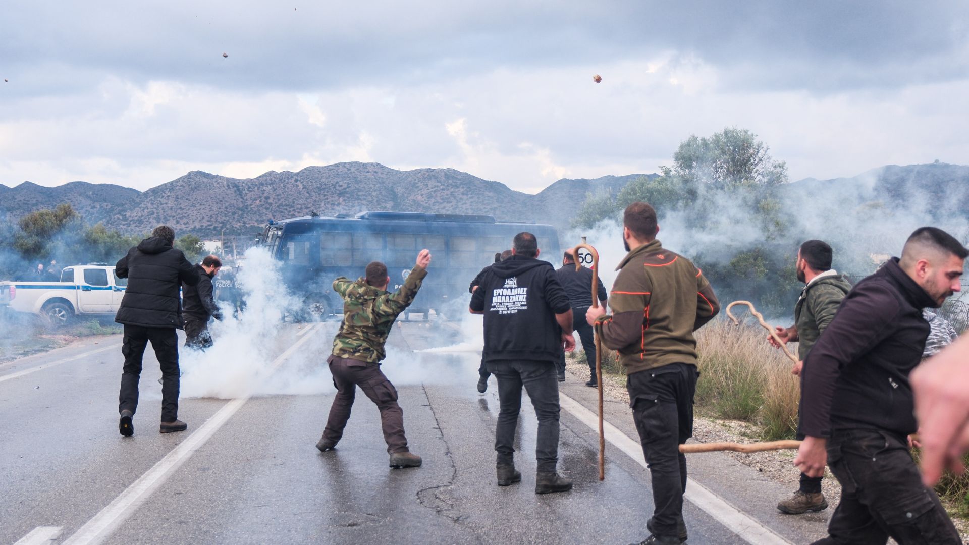 Κυβέρνηση – αγρότες: Μετωπική σύγκρουση χωρίς επιστροφή και γαλάζιες ...