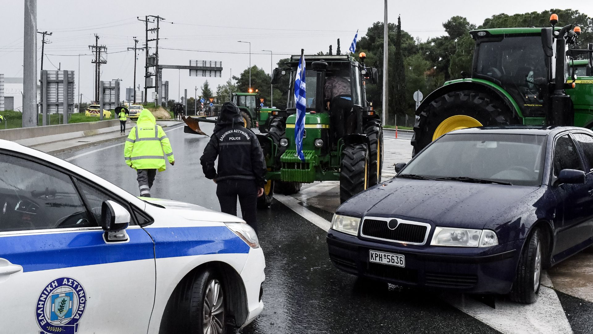 Αγροτικές Κινητοποιήσεις: Χιλιάδες τρακτέρ στους δρόμους παρά την ...