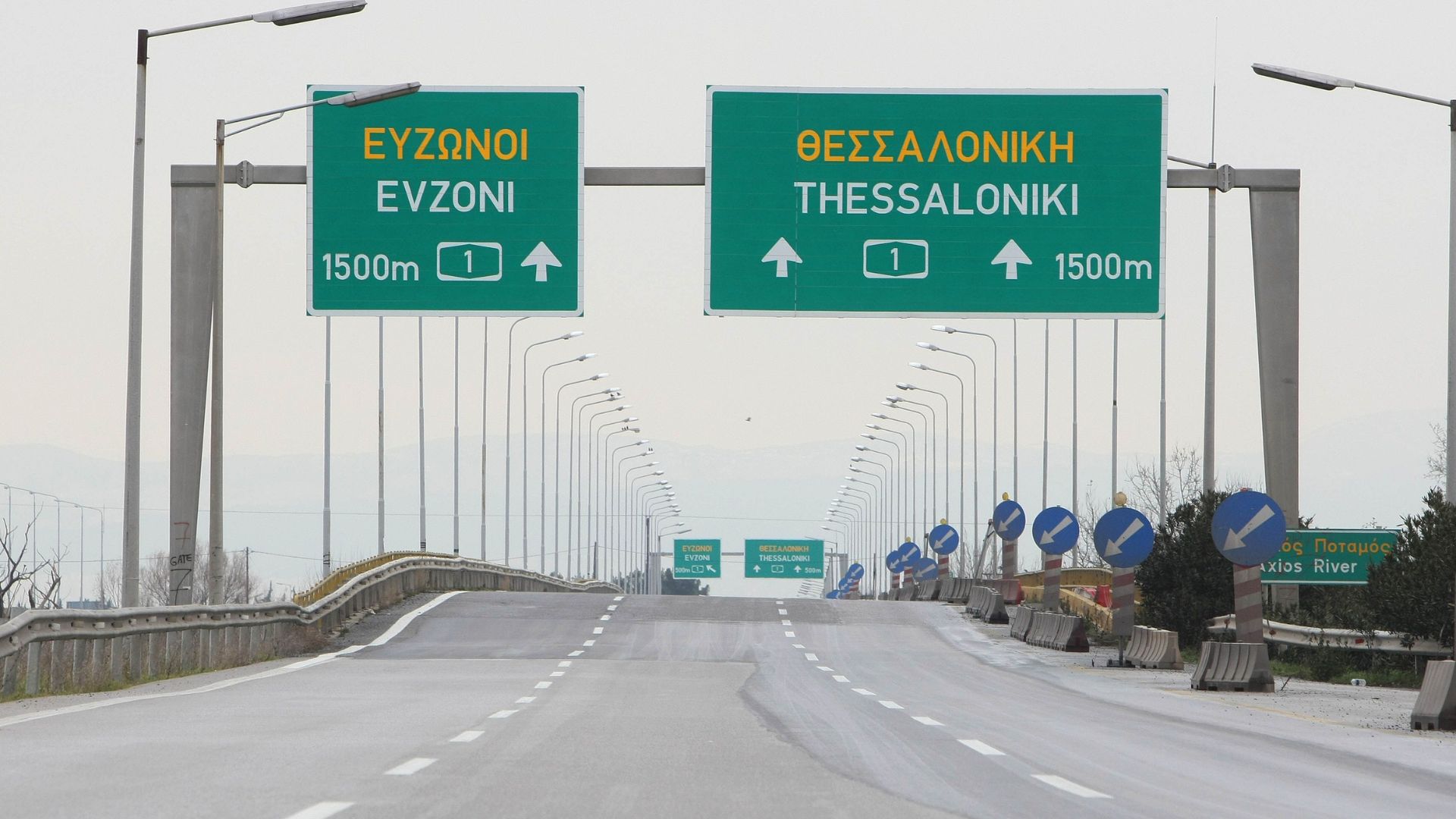 Οδηγός νταλίκας πήγαινε… ανάποδα στην εθνική Αθηνών – Θεσσαλονίκης ...