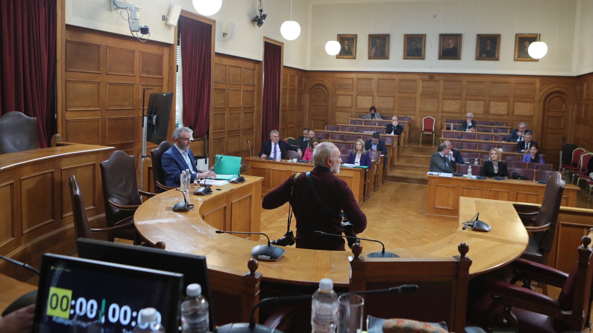 Εξεταστική για ΟΠΕΚΕΠΕ: Σύγκρουση για τα απειλητικά μηνύματα κατά ...
