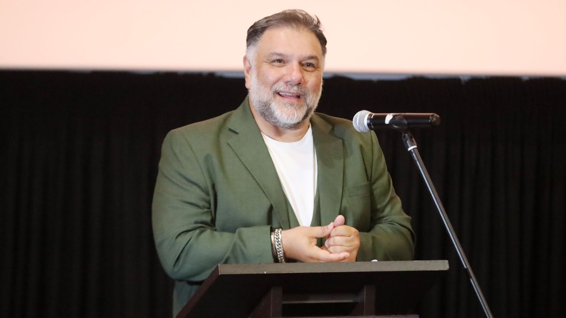 Γρηγόρης Αρναούτογλου: «Υπάρχει ταμπού όταν λέω ότι έχω πάρει ...