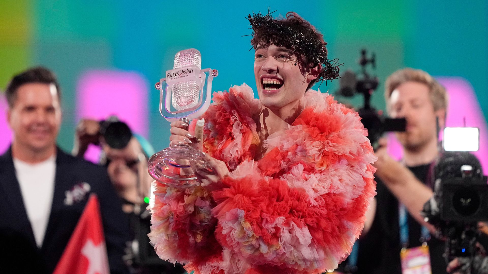 Eurovision 2026: Το Nemo επιστρέφει το βραβείο σε ένδειξη διαμαρτυρίας ...